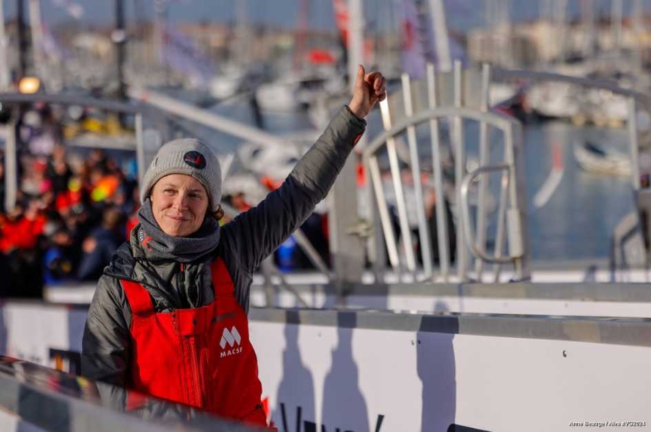 dfd5eb63e84a-retour-a-terre-post-vendee-globe-2025-isabelle-joschke-voile-macsf.jpg